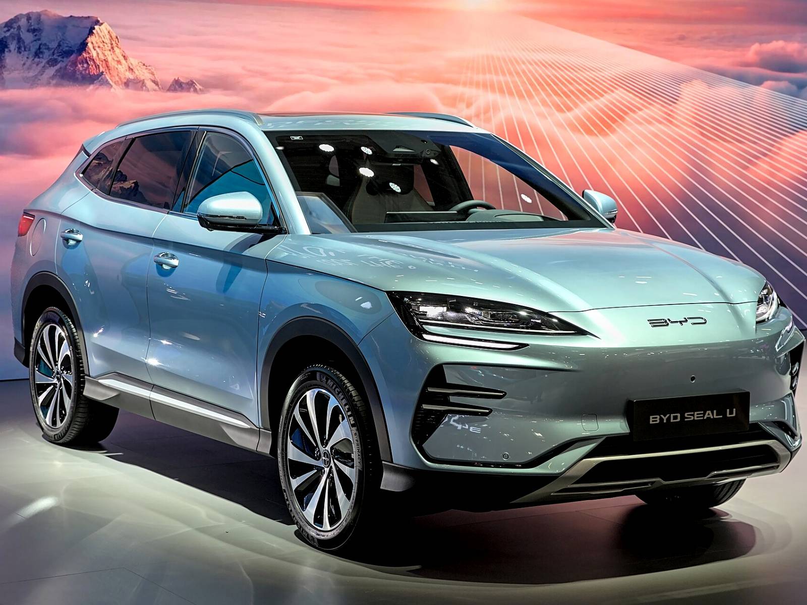 Új BYD plug-in hibrid érkezik Európába – Prémium autó tartós bérlet ...